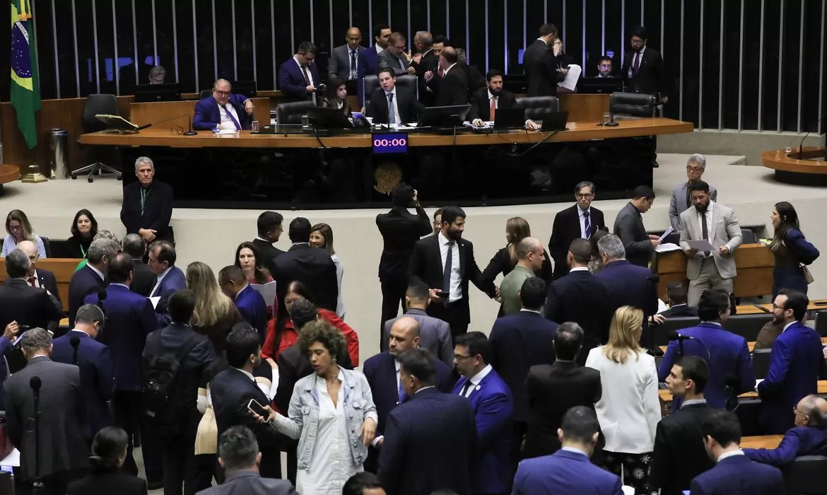 Câmara aumenta penas para crimes como extorsão e escudo humano - Blog ...